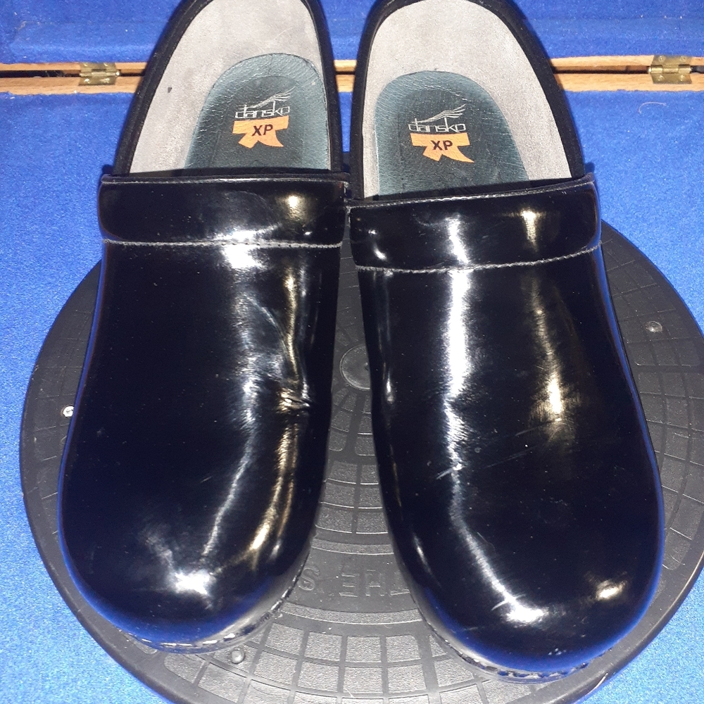 Women's Dansko Xp Black Patent Leather Shoes Sz. 41 E… - Gem